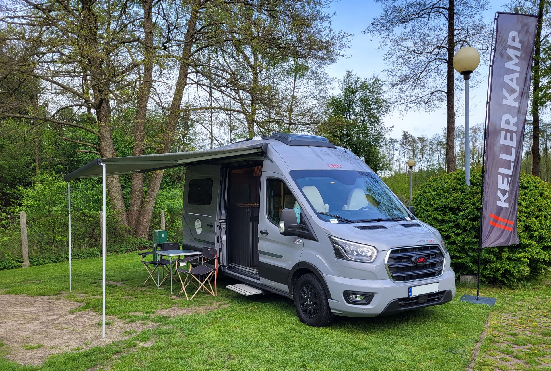 Rental RV Gliwice • LMC INNOVAN 592 - łóżka wzdłużne