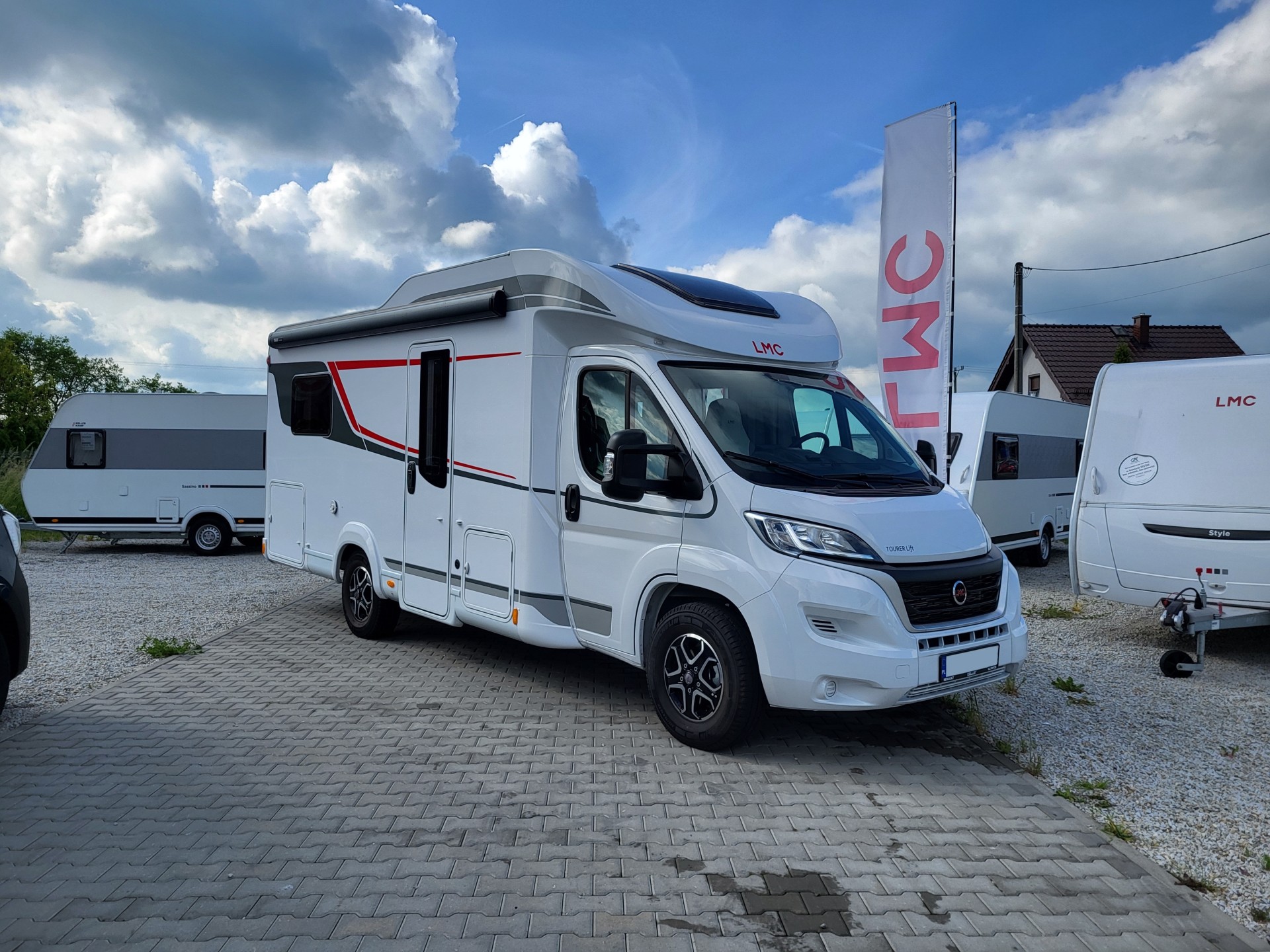 Rental RV Gliwice • LMC Tourer Lift H 630